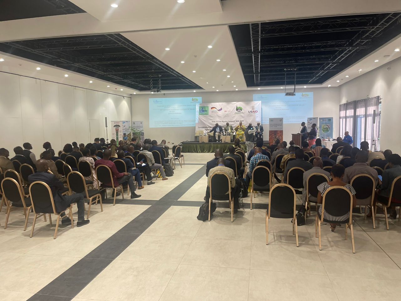 5ème session conjointe IDAK-IDAKI : Au deuxième jour des travaux , les ...